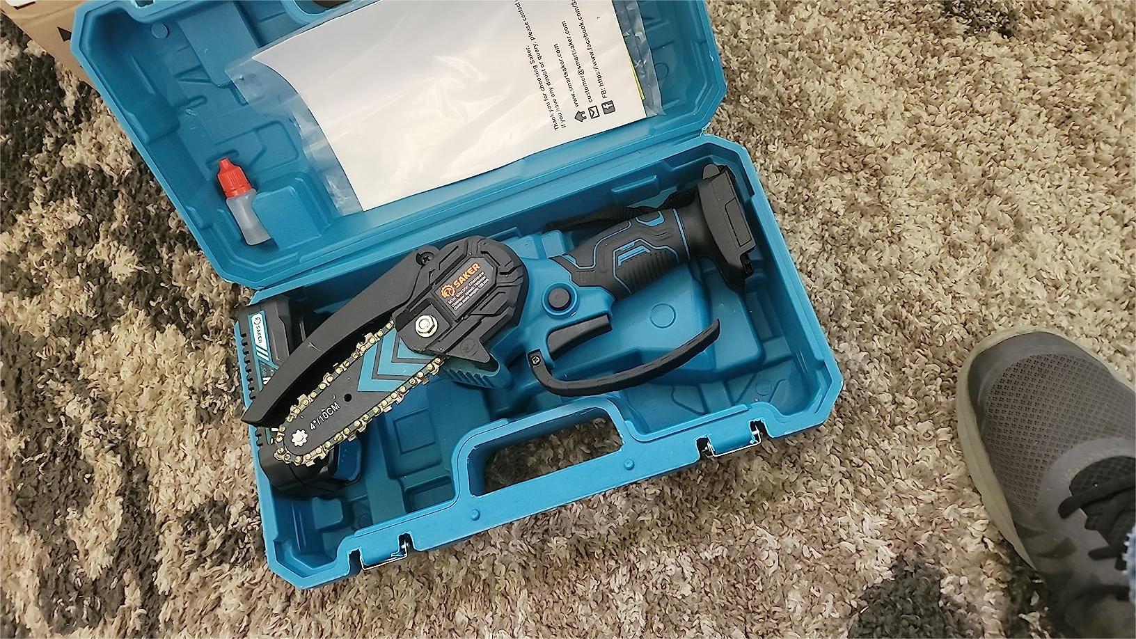 My Adventure with the Saker Mini Chainsaw – Sakertool